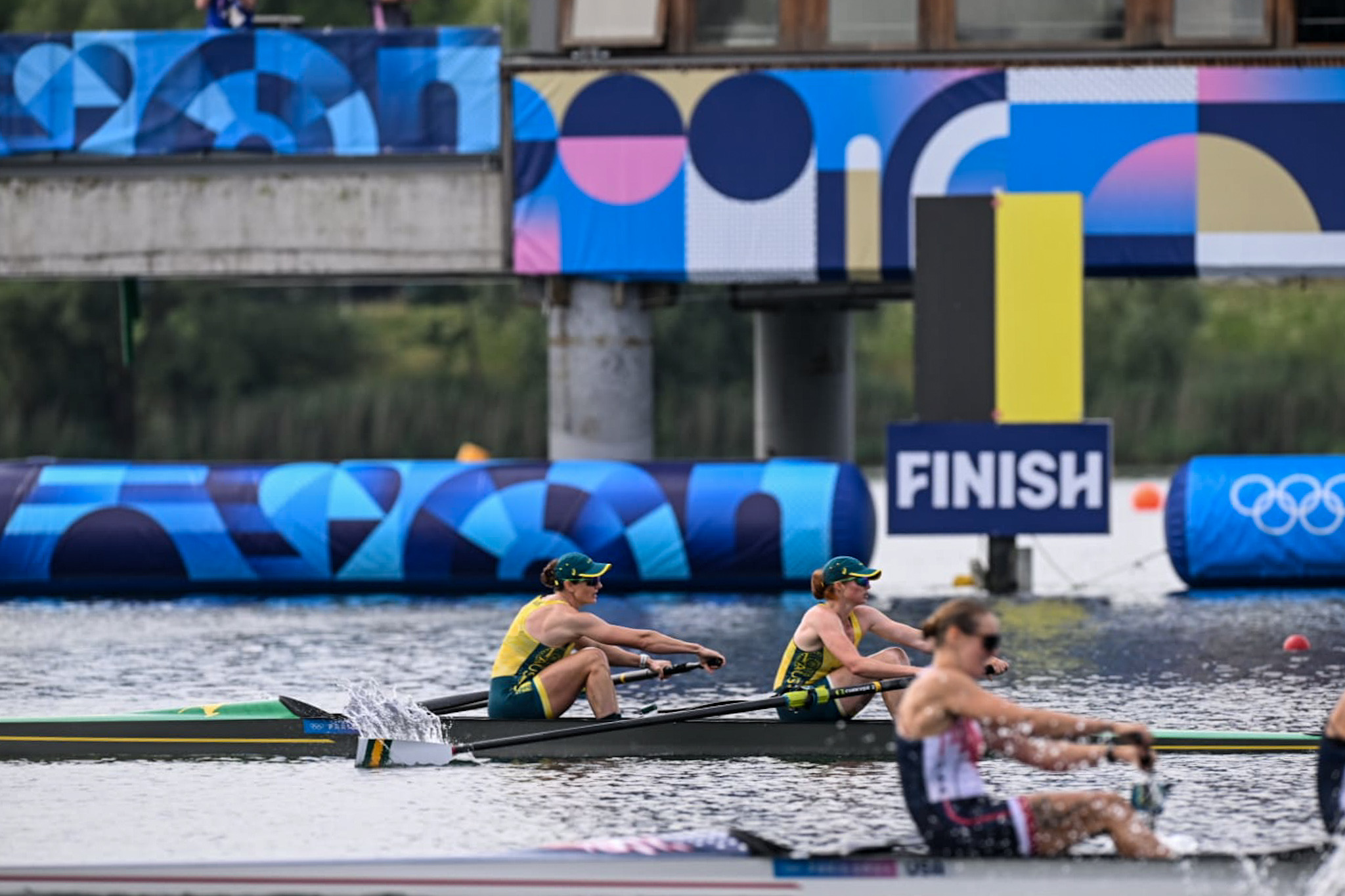 Women’s Pair surge into final as Rowsellas race for medals